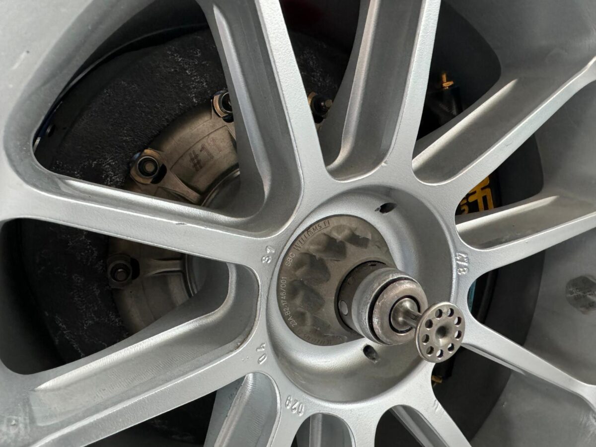 F1 Williams FW26 official show car in 2006 livery - GPCars4Sale.com