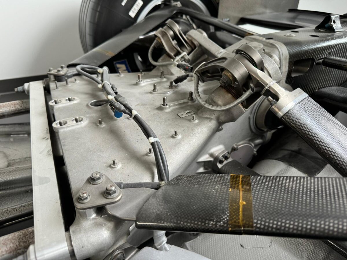 F1 Williams FW26 official show car in 2006 livery - GPCars4Sale.com